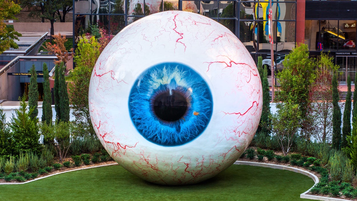 There Is A 30-Foot-Tall Eyeball In Downtown Dallas | TexAgs