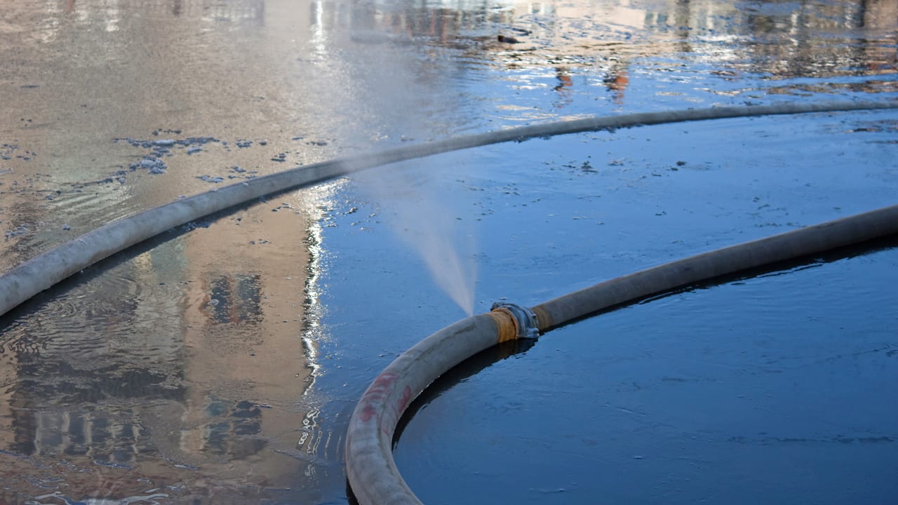 A New Way To Clean Up Dirty Water, And Generate Power In The Process