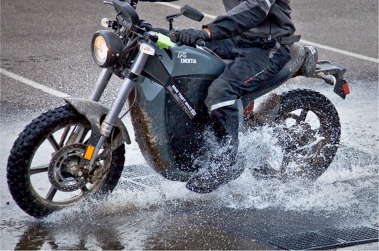 Brammo Enertia Plus Electric Motorcycle Goes 80 Miles on a Single Char