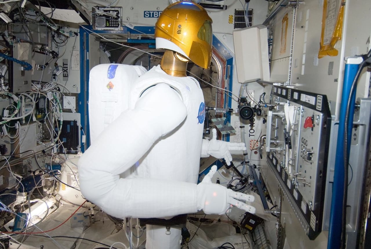 How NASA Is Giving Its Robot Astronaut New Eyes
