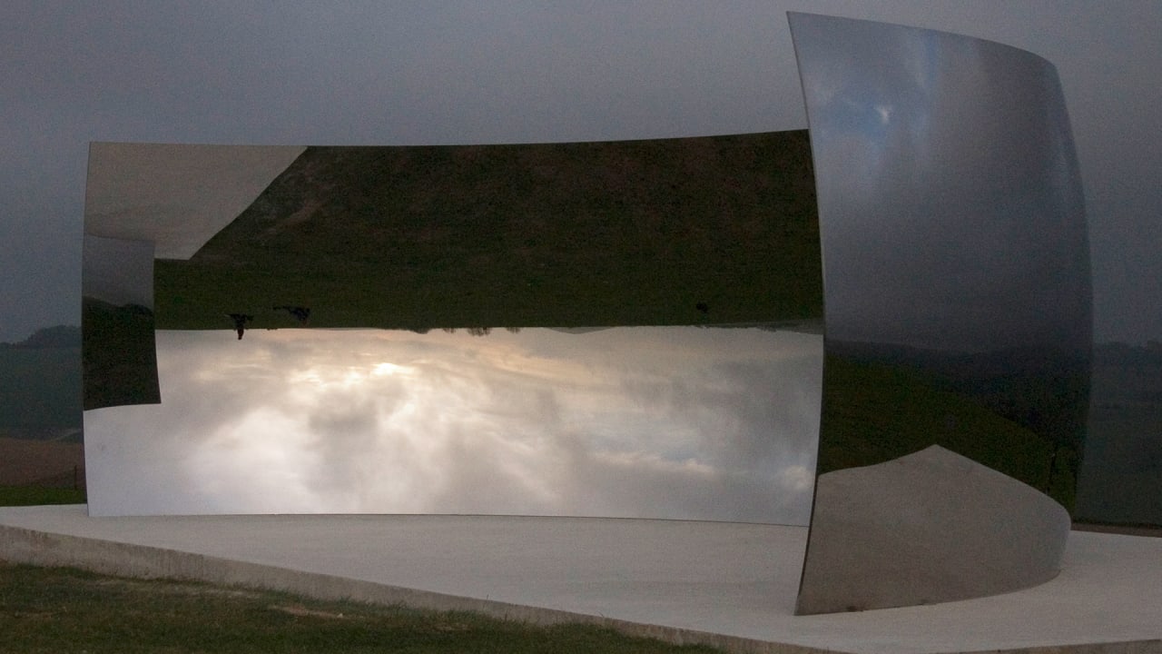 Samsung Is Bringing Curved Displays To Its Smartphones