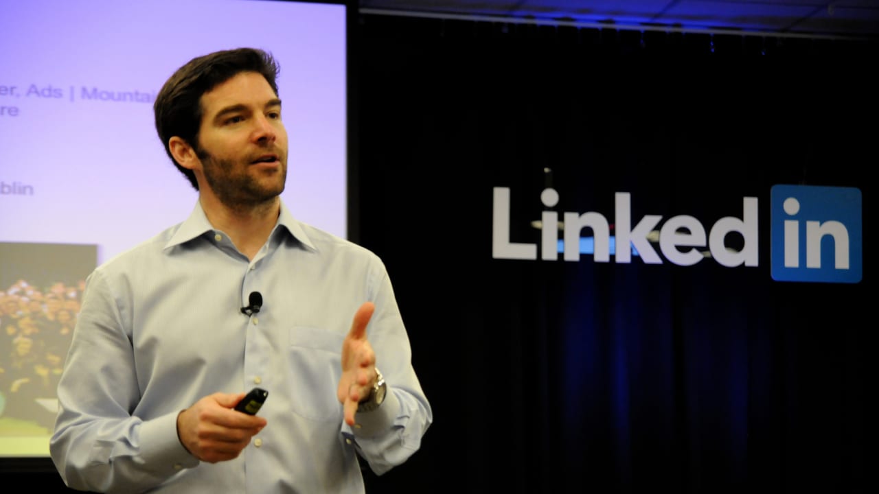 LinkedIn Employees Love Their CEO For Fostering Transparency