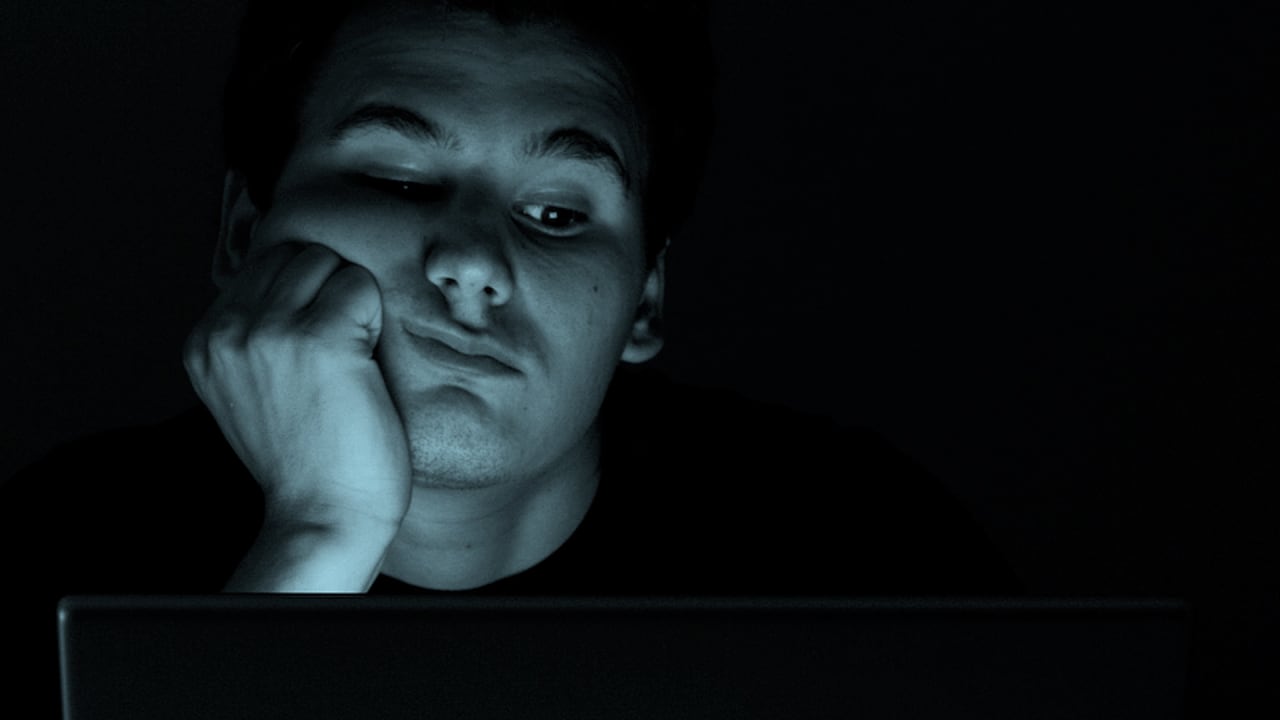 10 Things Youre Doing At Work That Say “i Dont Care”