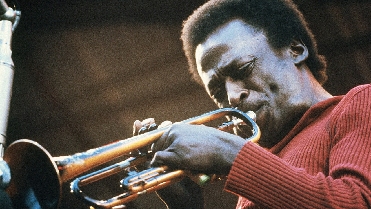 Miles Davis’s Illustrious Jazz Career Visualized Like A Record