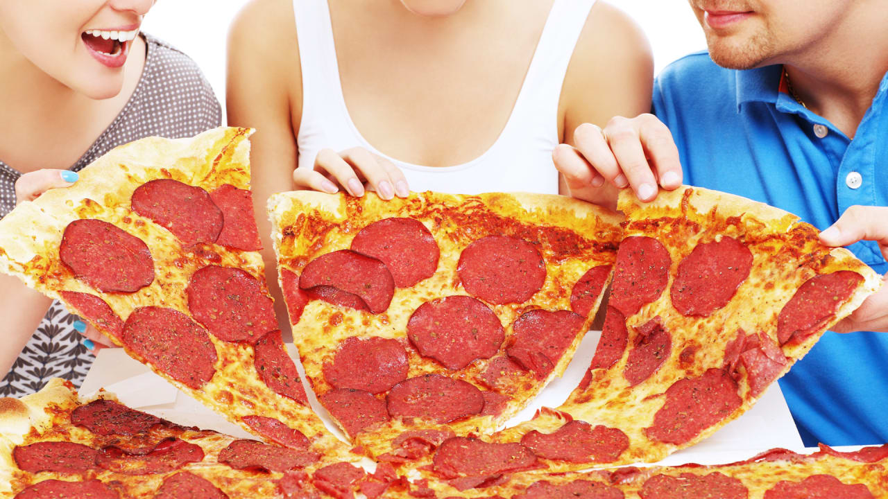 Hot Sauce Valentines “almost Sexual” Pizza Tweets And Other Fast Foo