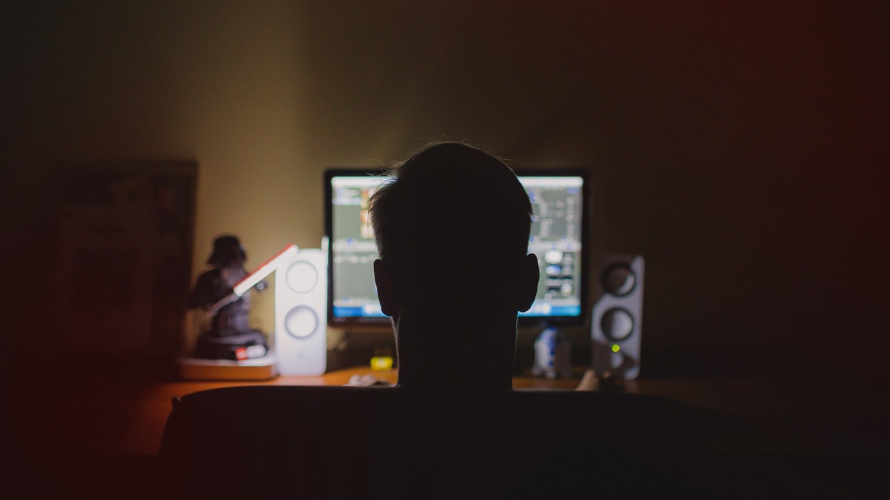 How To Manage Distractions And Keep Your Mind From Wandering