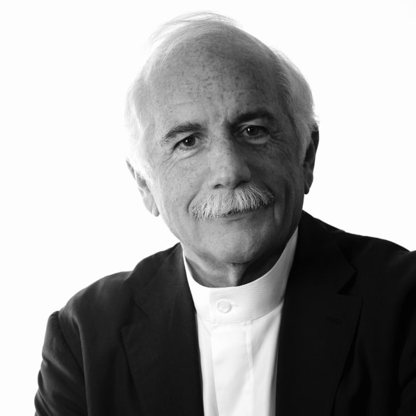 Moshe Safdie Wins 2015 AIA Gold Medal