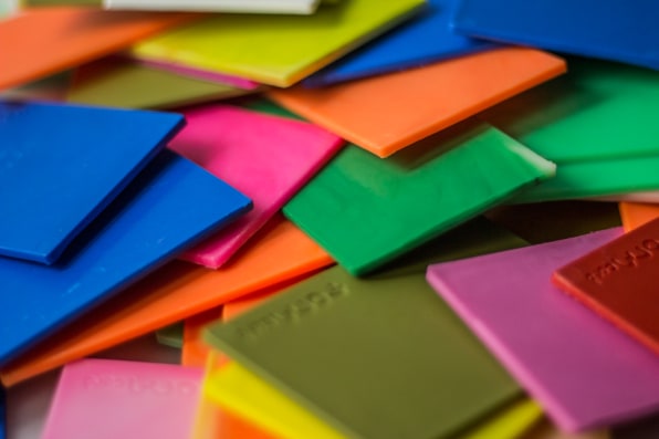 This Plastic Becomes As Moldable As Play-Doh When Dipped In Hot Water