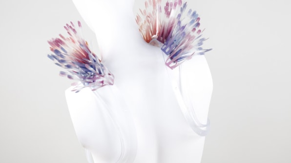 This Wearable Flirts For You