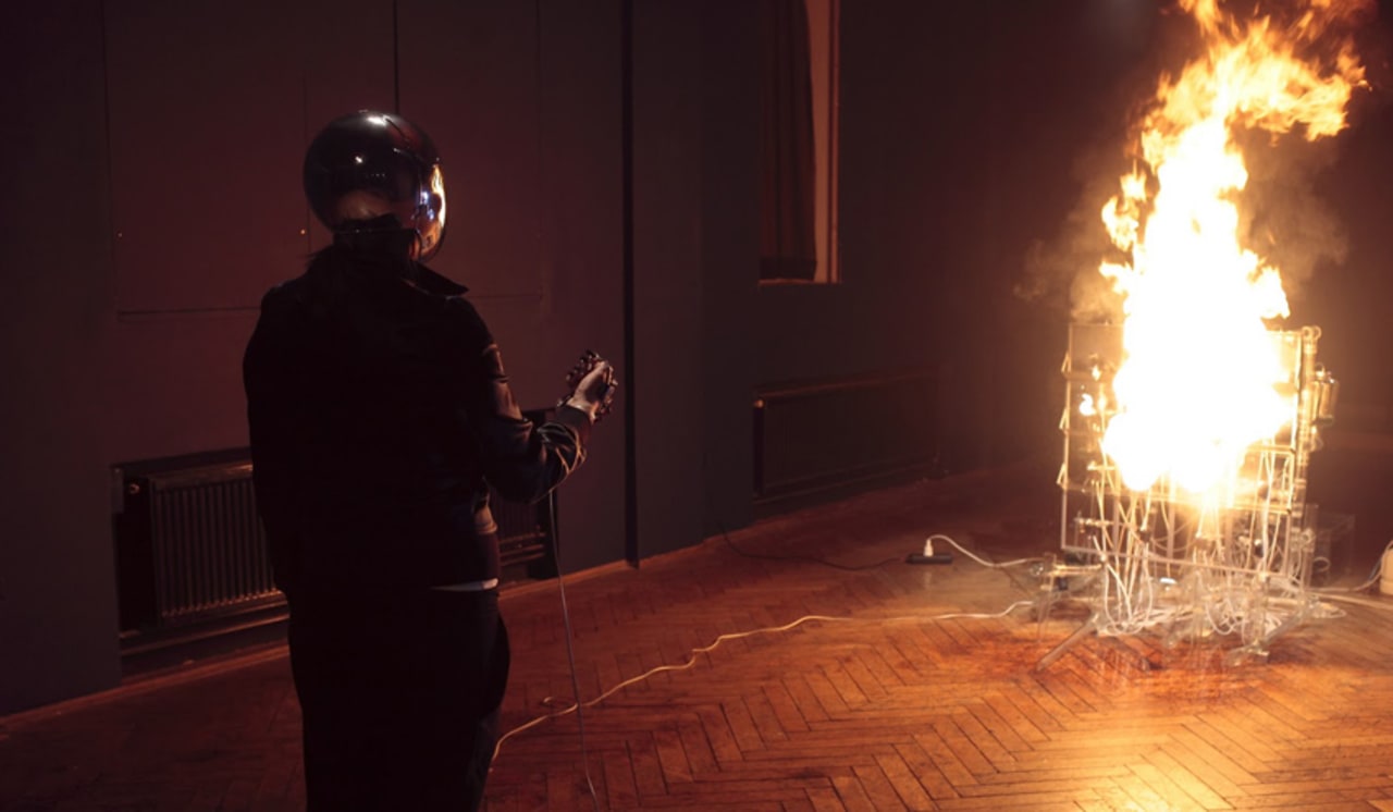 Pyro Sculptor Coaxes Fire Like A Superhero, Using Gestural Controls [V
