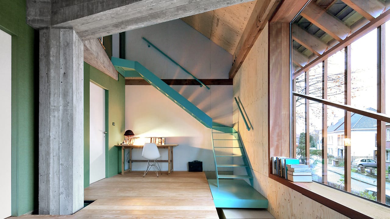 An Incredible House Built Around A Growing Tree