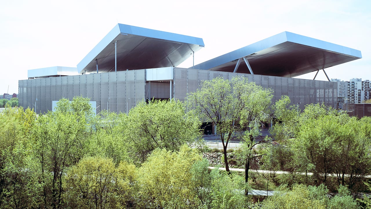 A Stadium With An Infinitely Customizable Roofscape