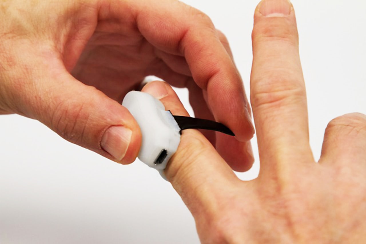 Kickstarting: A 3-D Mouse Worn On Your Finger