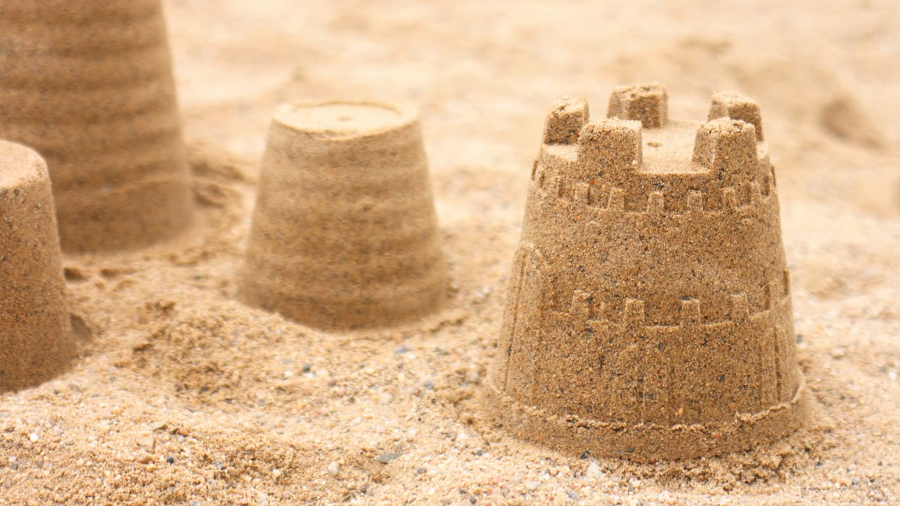 This Dutch “Sand Engine” Uses Nature’s Destructive Power To Protect Fr