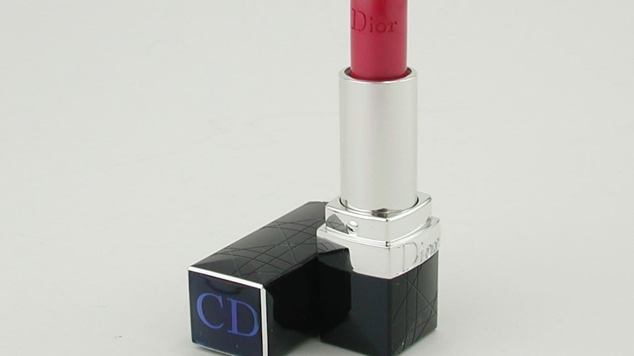 Seeing Red: Dior’s Classic Rouge #9 Lipcolor Revived