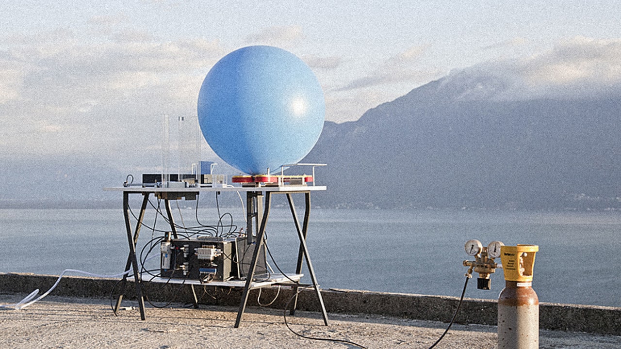 This Whimsical Machine Sends Your Tweets Via Weather Balloon