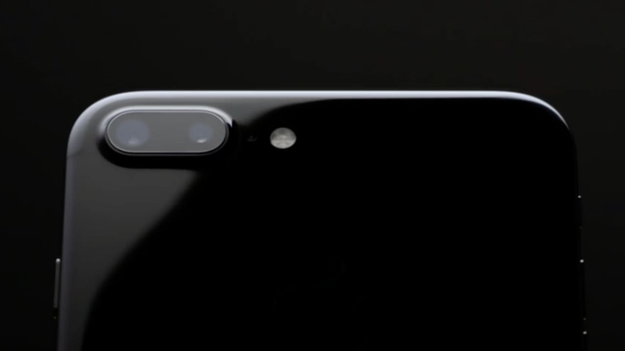 The iPhone 7 Looks Great, But You Probably Shouldn’t Buy It