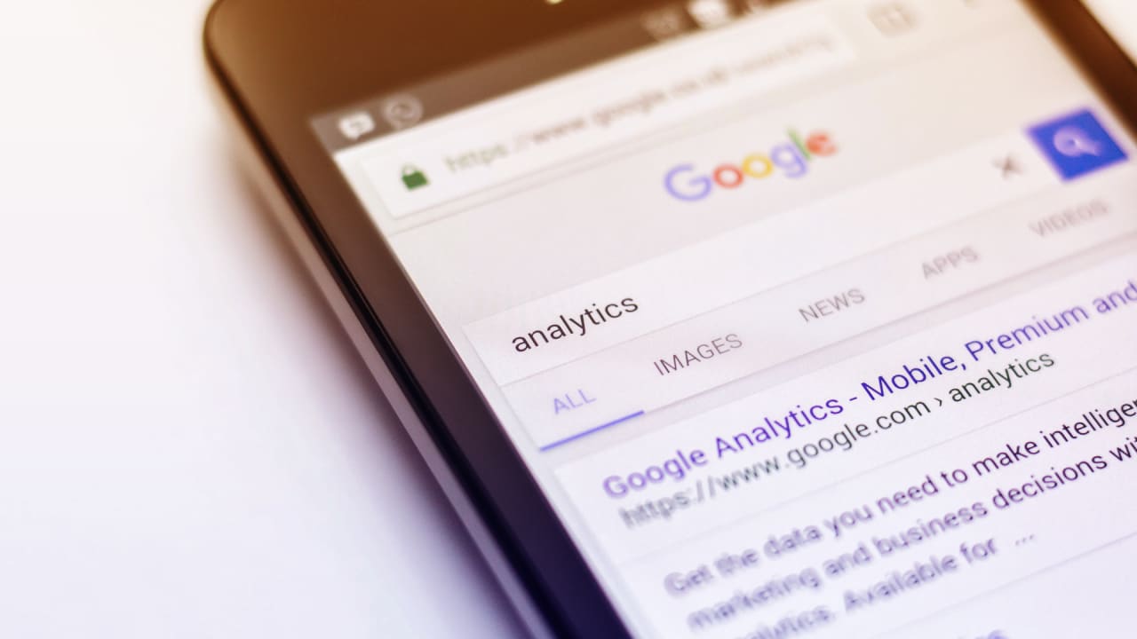 Google’s warning to mobile publishers: Slow-loading pages will see red Google’s warning to mobile publishers: Slow-loading pages will see red