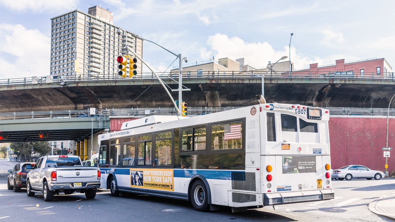 AI And Open Data Show Just How Often Cars Block Bus And Bike Lanes