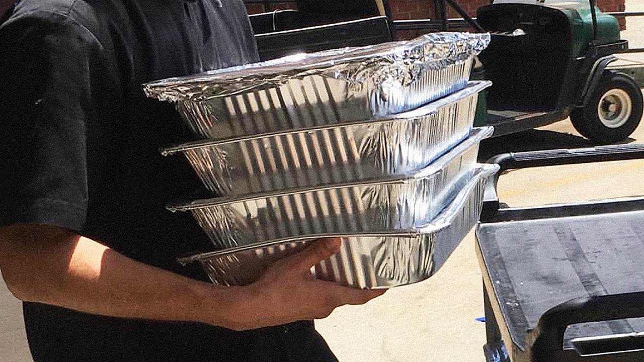 This App Delivers Leftover Food To The Hungry, Instead Of To The Trash