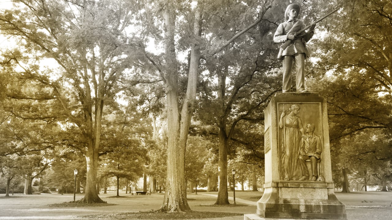 Watch UNC protesters topple Confederate statue Silent Sam