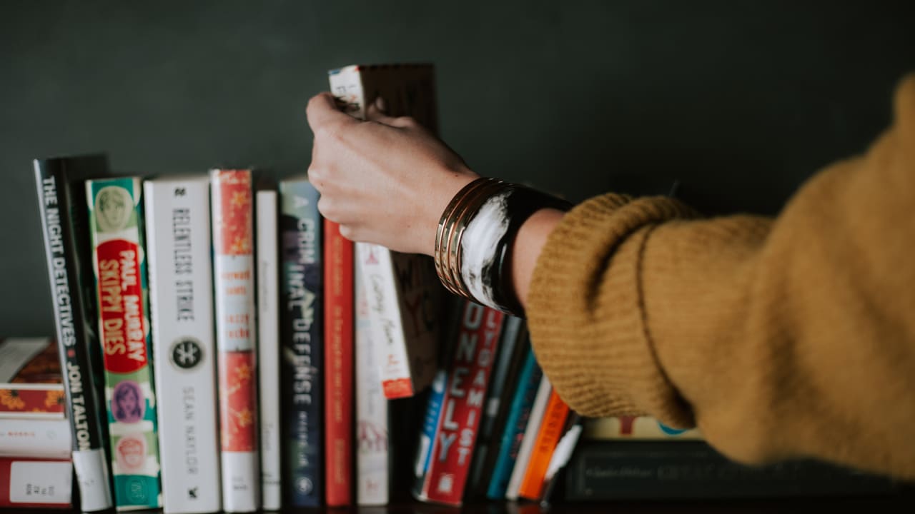 People who grow up with books have better math and digital communicati