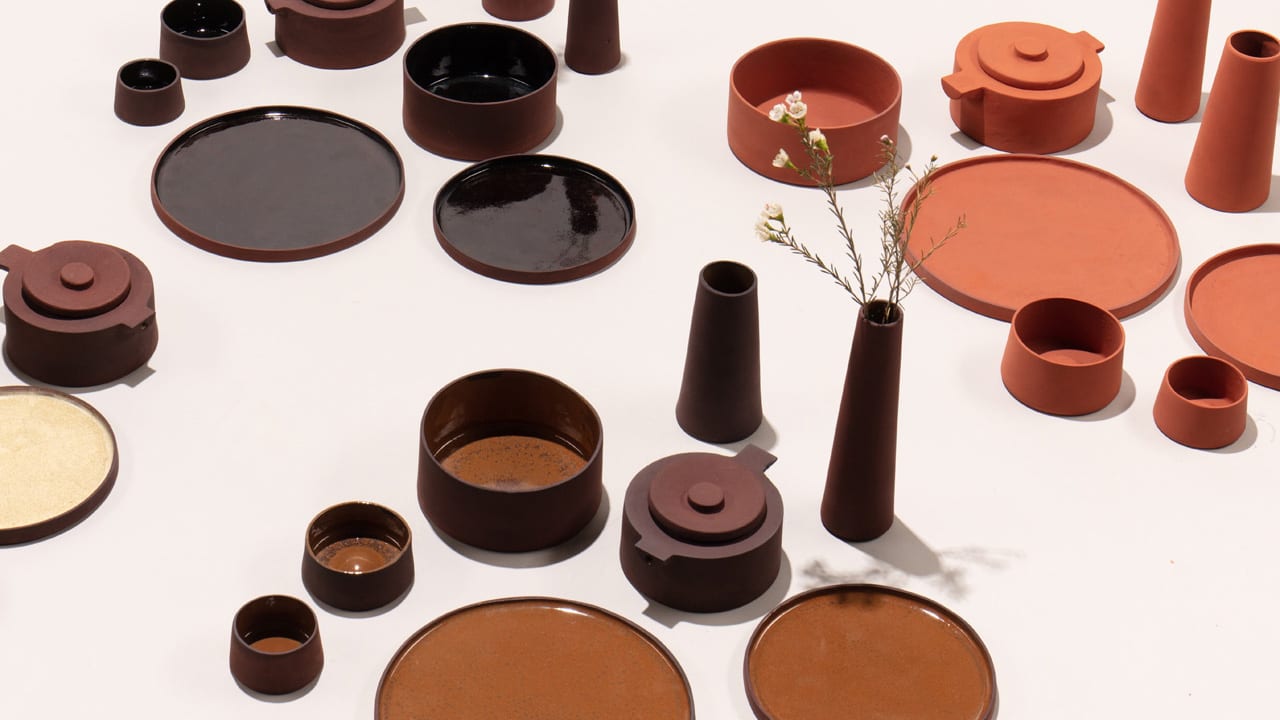 Students turn red mud aluminum waste into ceramic pottery