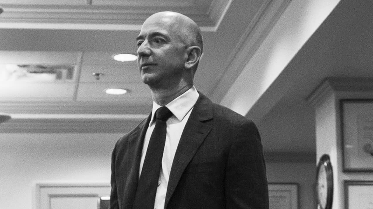 Bezos's lover's brother leaked texts to the National Enquirer: report Bezos's lover's brother leaked texts to the National Enquirer: report