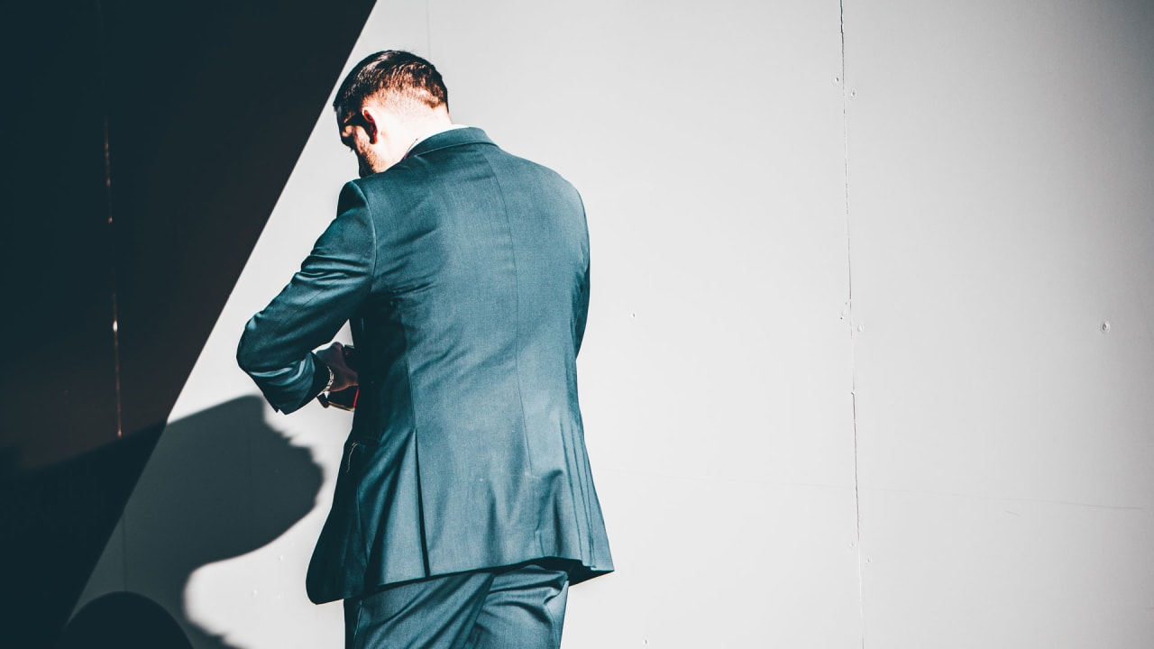 Why So Many Narcissistic Men Become Leaders