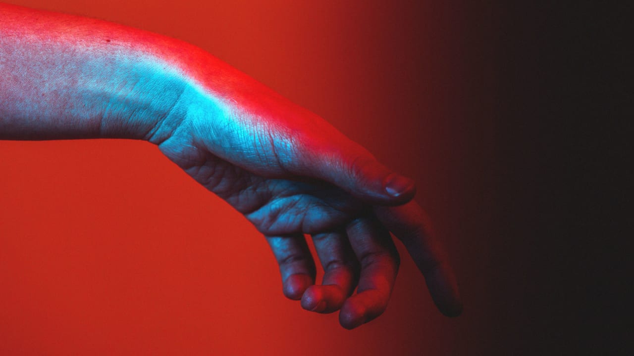 The "painless woman" helps show how anxiety and fear fit into pain