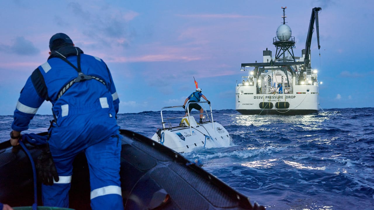 Deep sea diver finds plastic at the bottom of Mariana Trench