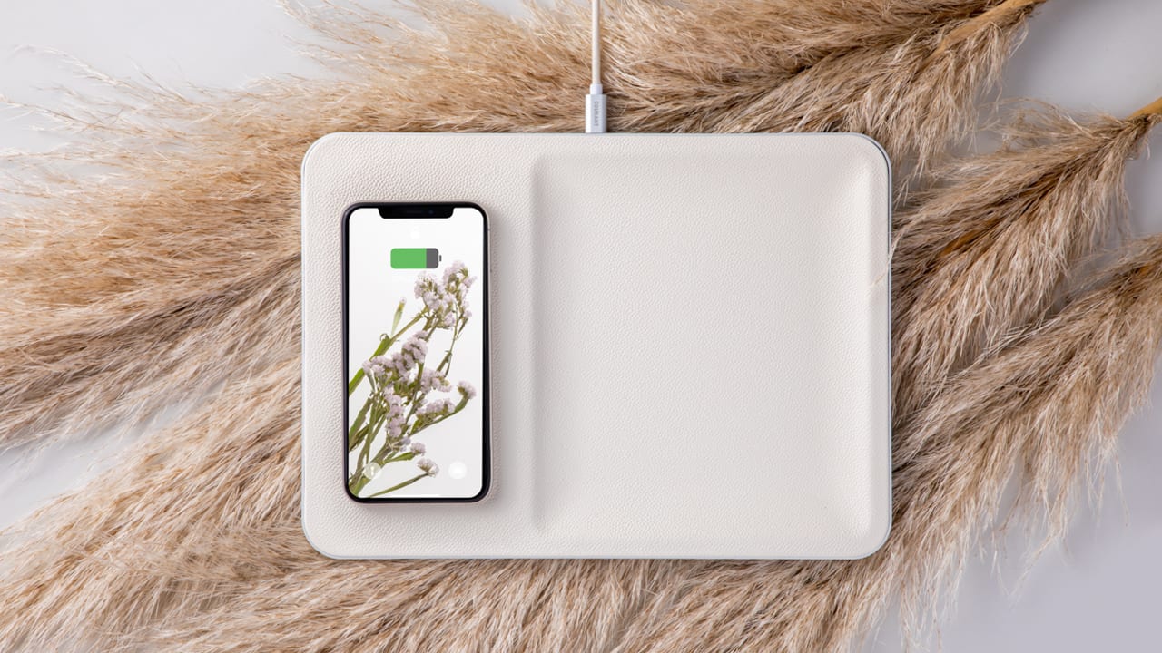Four Seasons, Ritz Carlton: leather wireless phone chargers Four Seasons, Ritz Carlton: leather wireless phone chargers