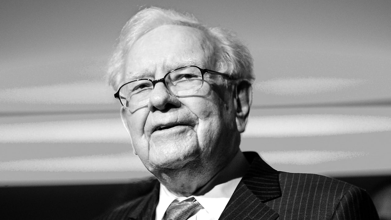 Warren Buffett makes surprise appearance at Warren Buffett makes surprise appearance at