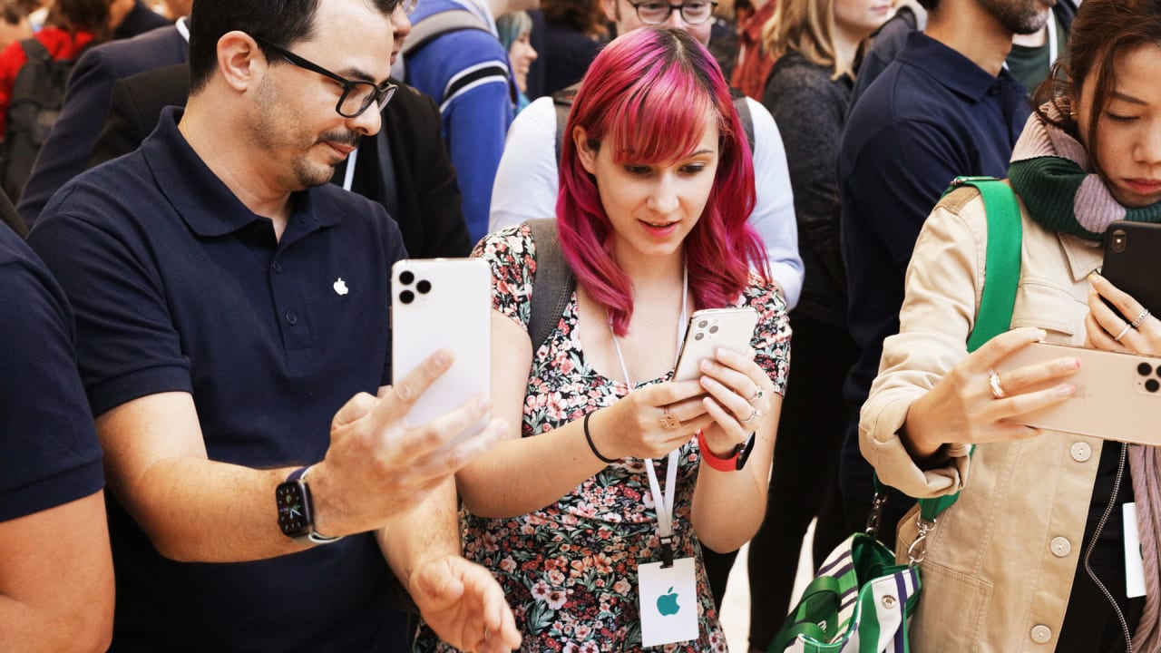 Why Apple Stopped Jacking Up Its Sky High Iphone Prices