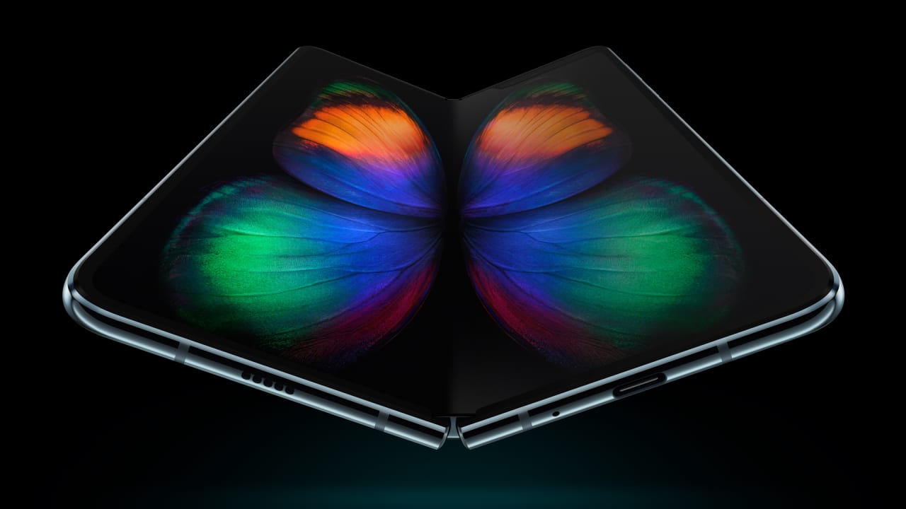 Samsung’s next foldable phone will bend into a square like a wallet