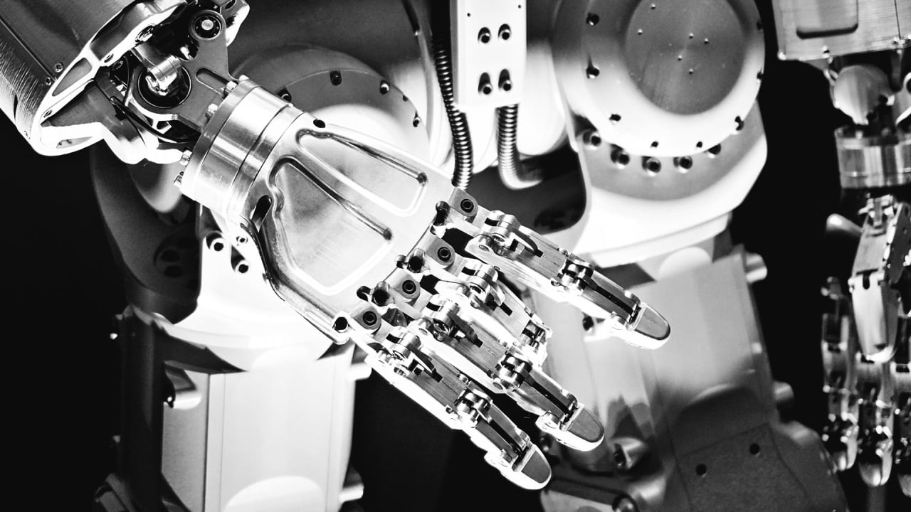 Here's what it feels like to sprout a pair of robot arms