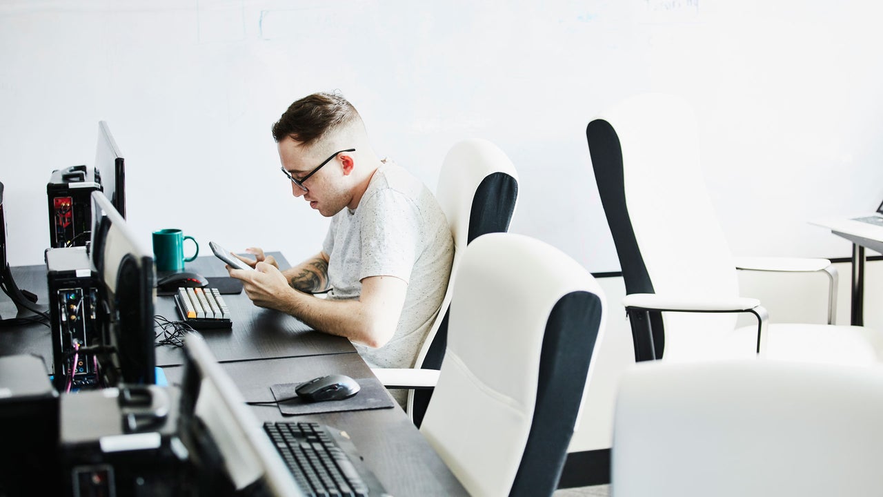 5 surprising things in an office that ruin your productivity