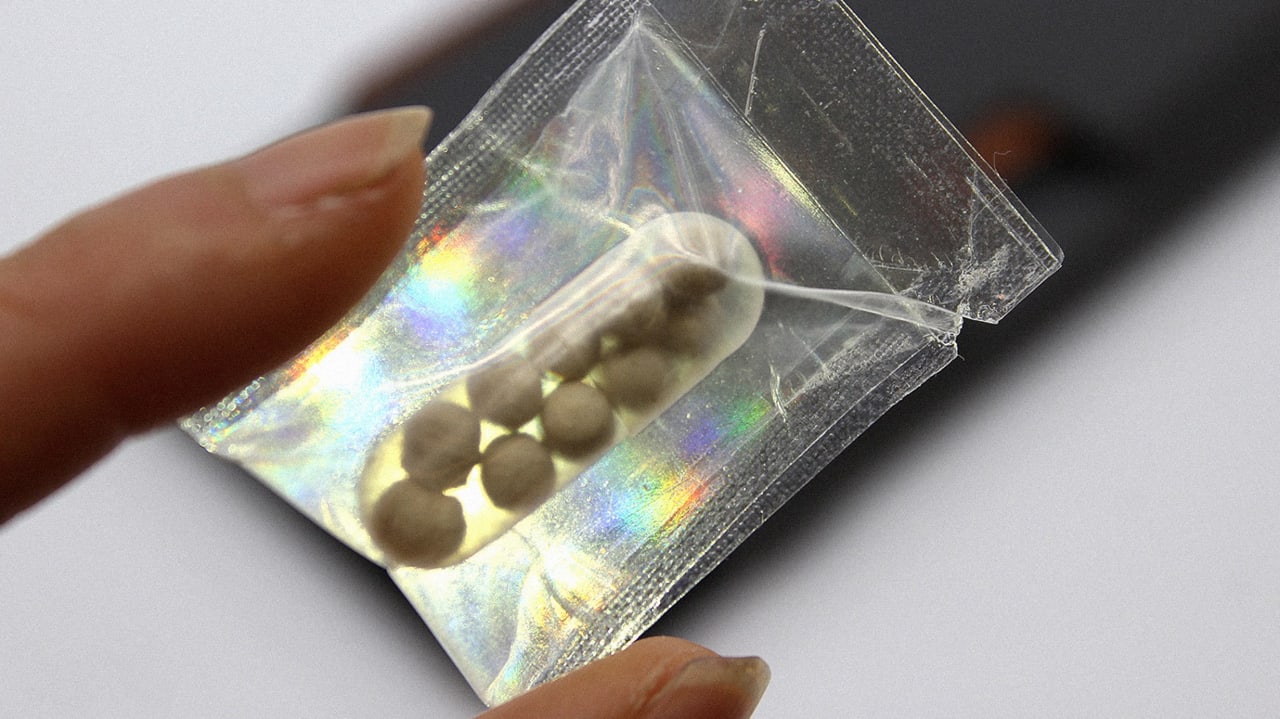 This compostable packaging senses if your food has gone bad