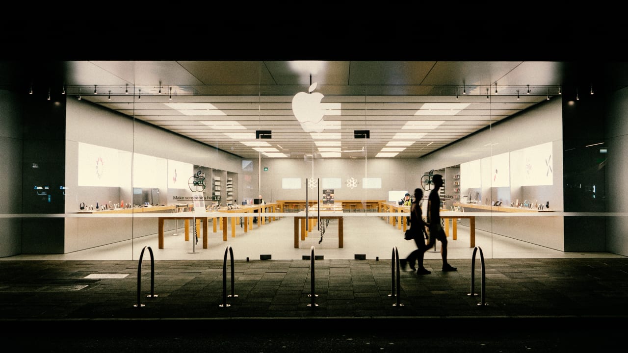 Apple’s over-ear wireless headphones will be modular with magnetically