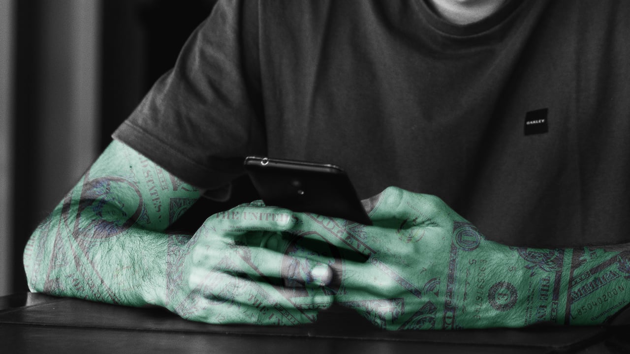 FBI warns of mobile banking scams: How to protect yourself