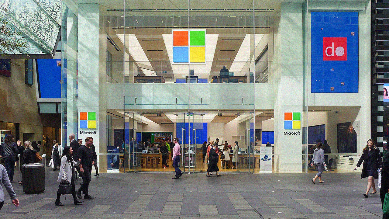 Microsoft, closing stores, joins list of retail casualties