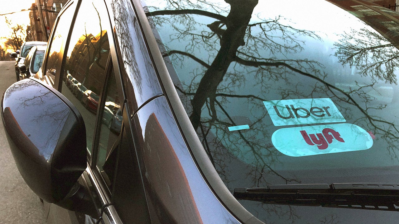 Uber and Lyft drivers are on a day-long strike for the right to organ