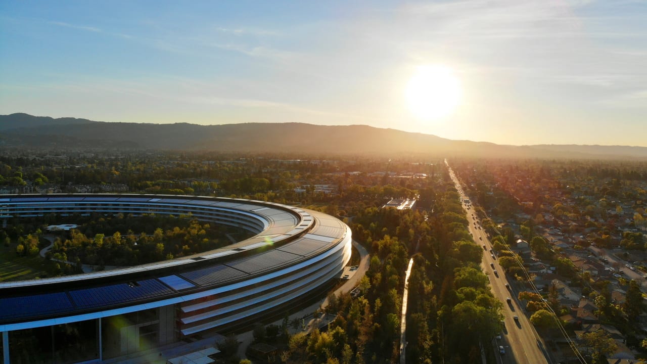 Tech hubs in California, Washington, and Texas thrived in the pandemic