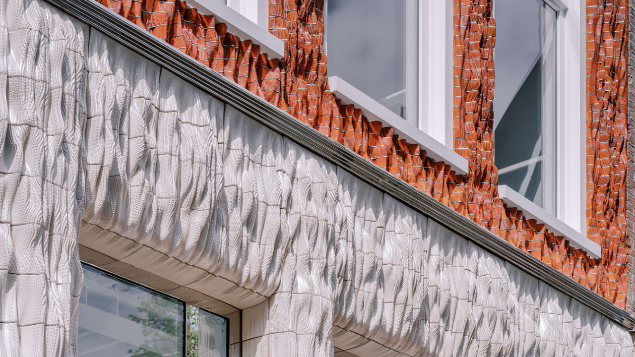 3D printed tiles turn this Amsterdam storefront into art