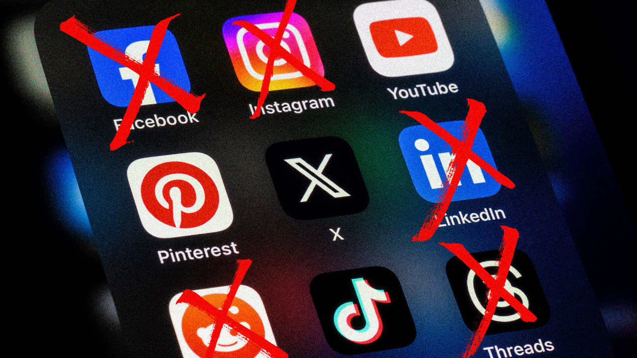 Meta Linkedin Truth Social Down Why All The Social Media Crashes