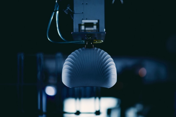 Protective headgear inspired by scallop shells