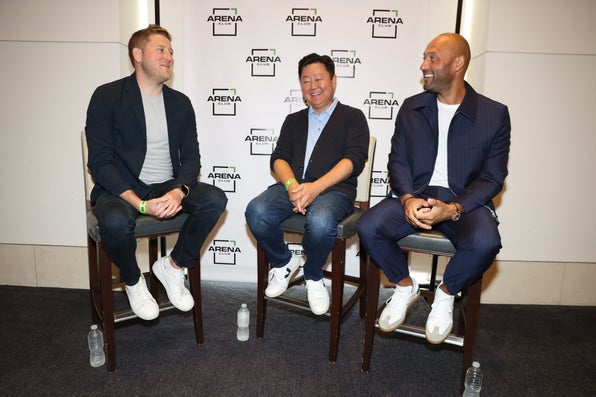 Derek Jeter's Arena Club brings sports trading cards tech into the 21s
