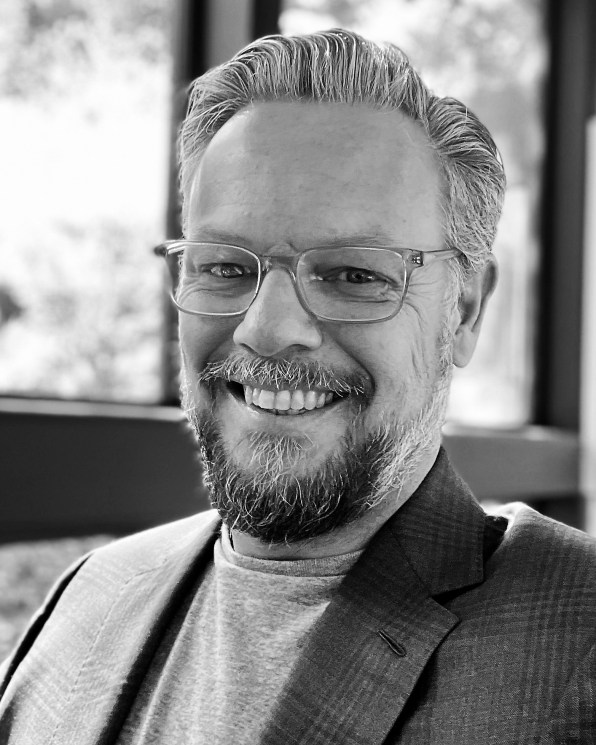 How advertising creatives can succeed in the knee-buckling and night s